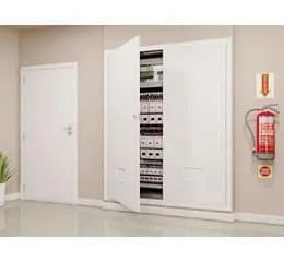 Porta com Visor e com Veneziana | Ficha Técnica, Catálogo e Mais