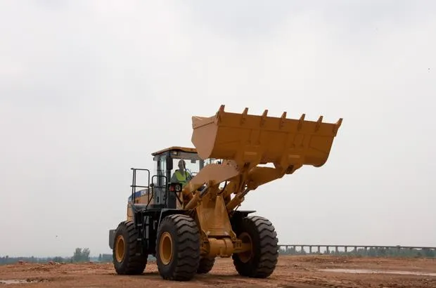 Carregadeira de Rodas SEM 658C | Ficha Técnica, Catálogo e Mais